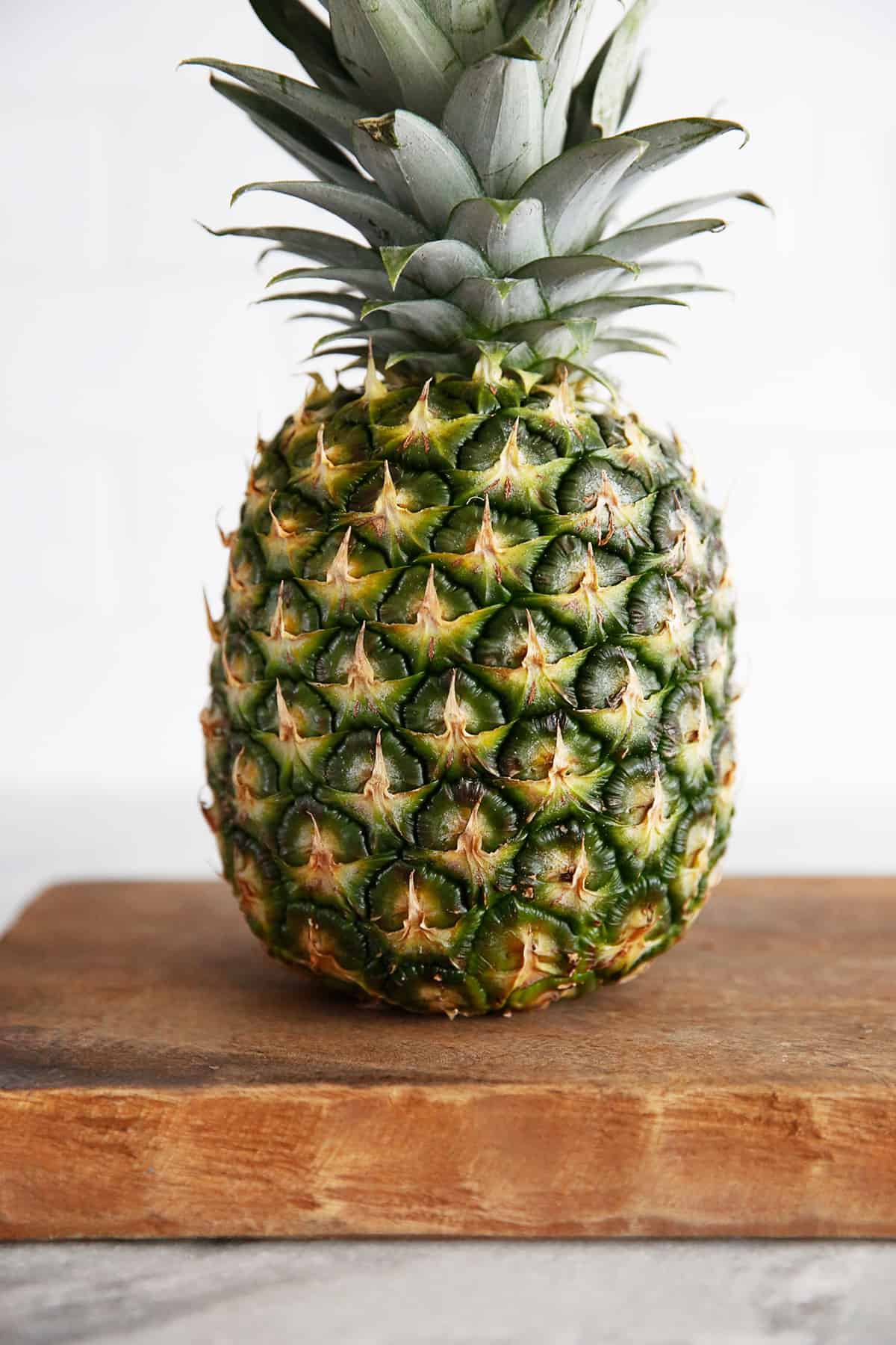 Lexi s Clean Kitchen How To Cut And Pick A Pineapple Lexi s Clean Kitchen How To Cut And Pick A Pineapple