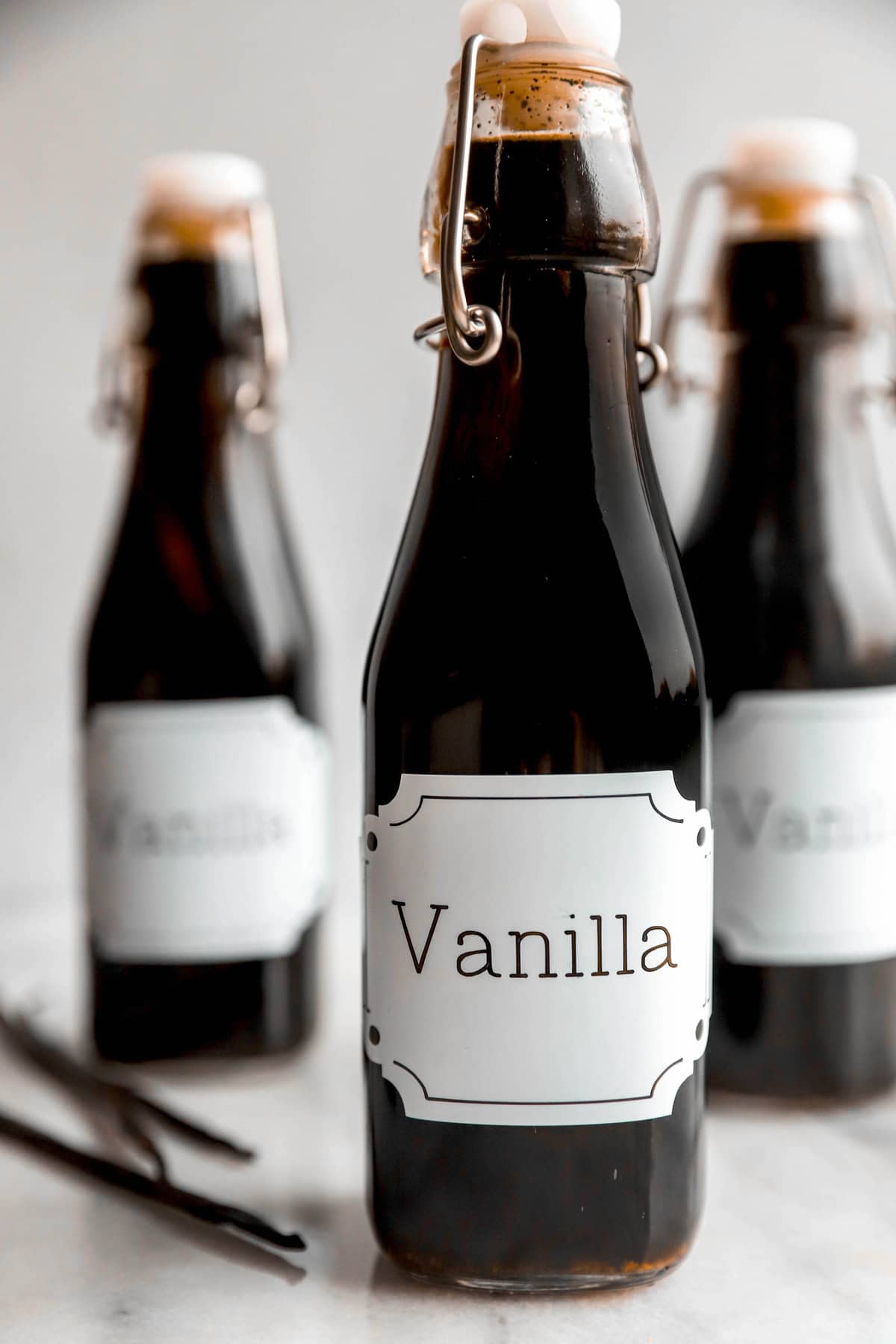 How to Make Homemade Vanilla Extract - Lexi's Clean Kitchen