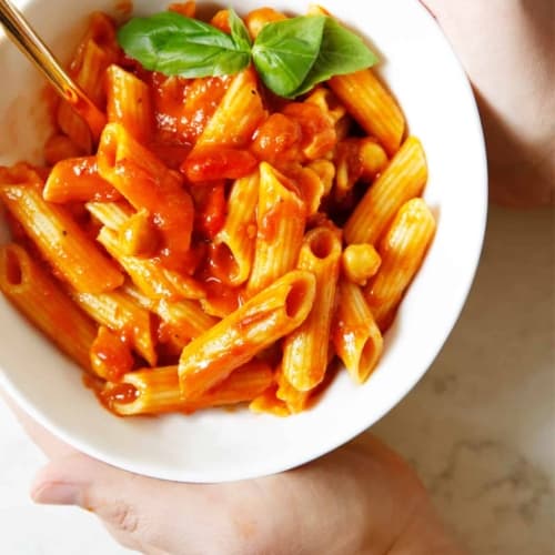 One Pot Pantry Pasta with Chickpeas and Peppers - Lexi's Clean Kitchen