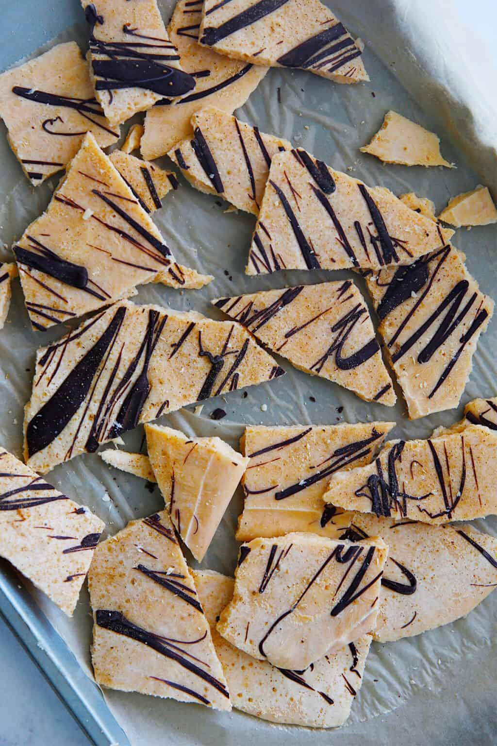 Pumpkin Spice Chocolate Greek Yogurt Bark - Lexi's Clean Kitchen