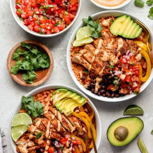 Copycat Chipotle Chicken Burrito Bowls - Lexi's Clean Kitchen Copycat Chipotle Chicken Burrito Bowls - Lexi's Clean Kitchen