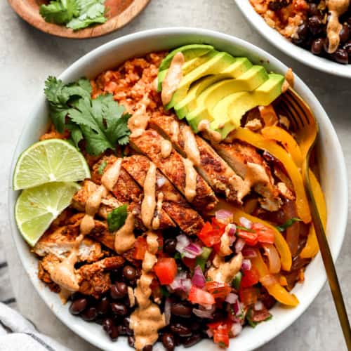 Copycat Chipotle Chicken Burrito Bowls - Lexi's Clean Kitchen Copycat Chipotle Chicken Burrito Bowls - Lexi's Clean Kitchen
